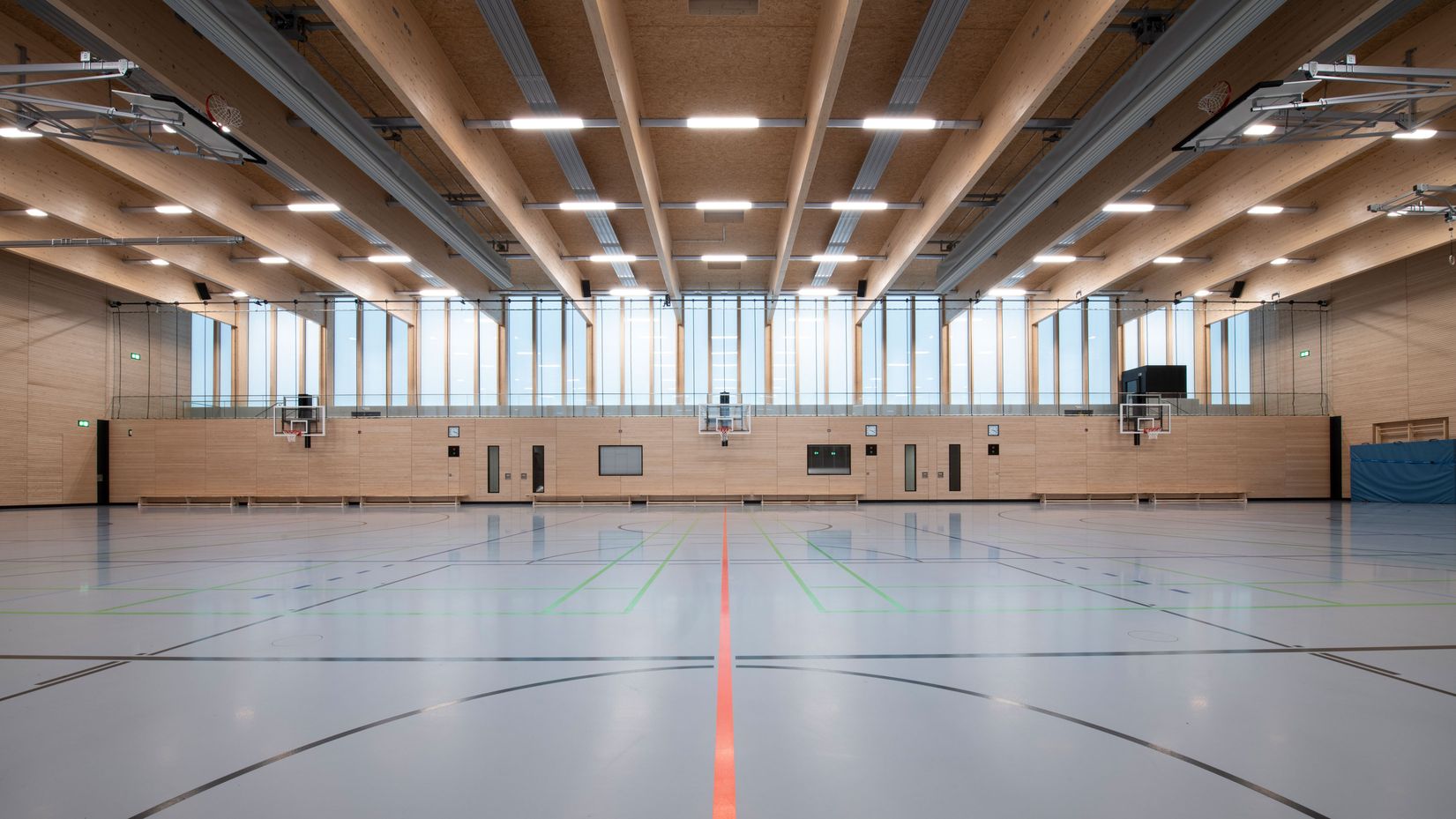 Prallwände | Oberflächen und Einbauelemente - Polysport